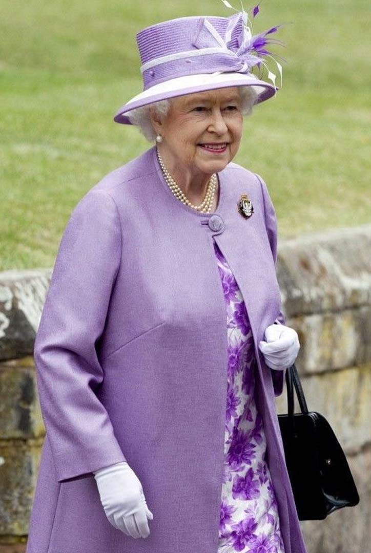 The Queen Commands In Her 5 Favorite Colors