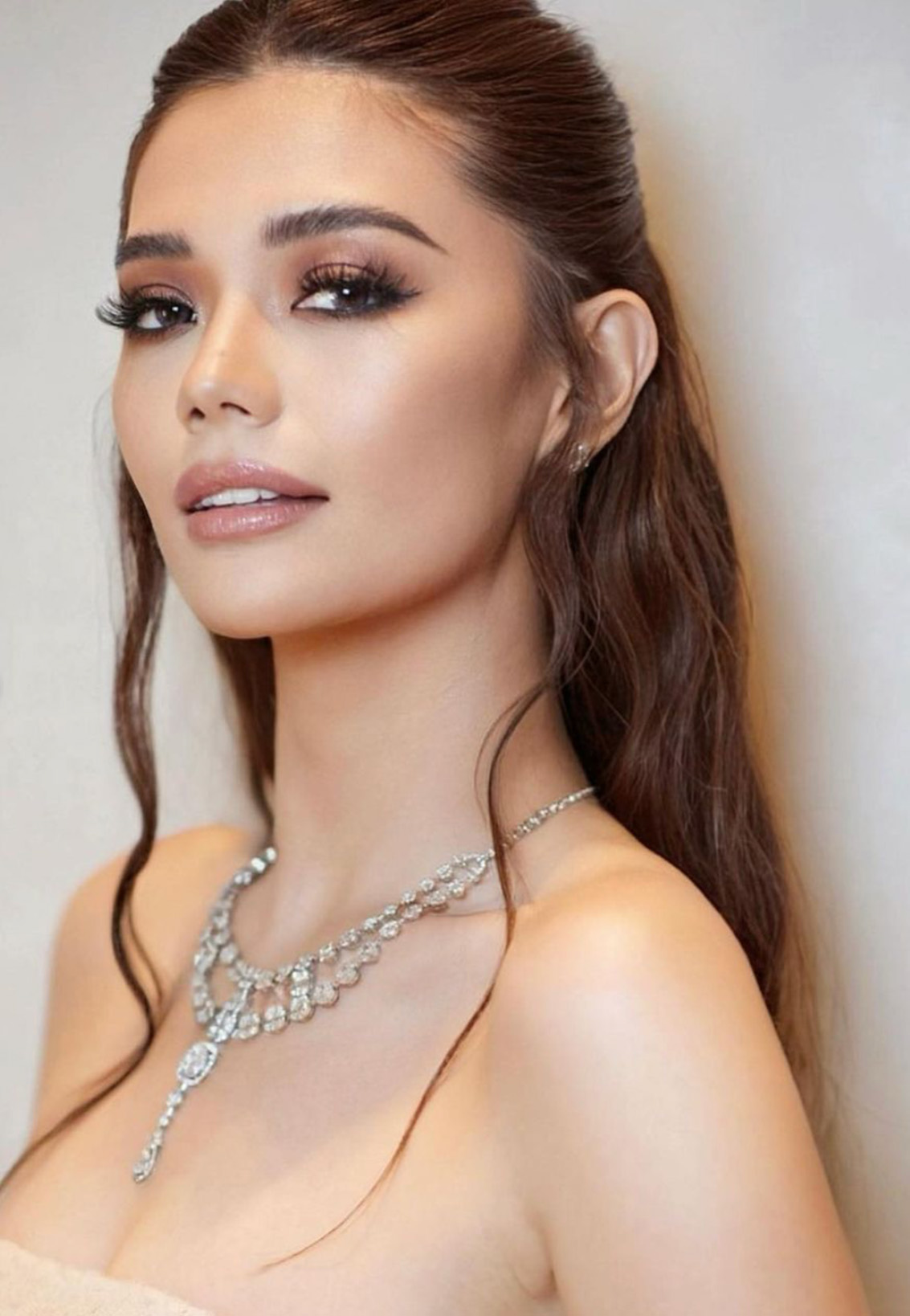 Verniece Enciso’s Metallic Smokey Eye at MEGA Ball